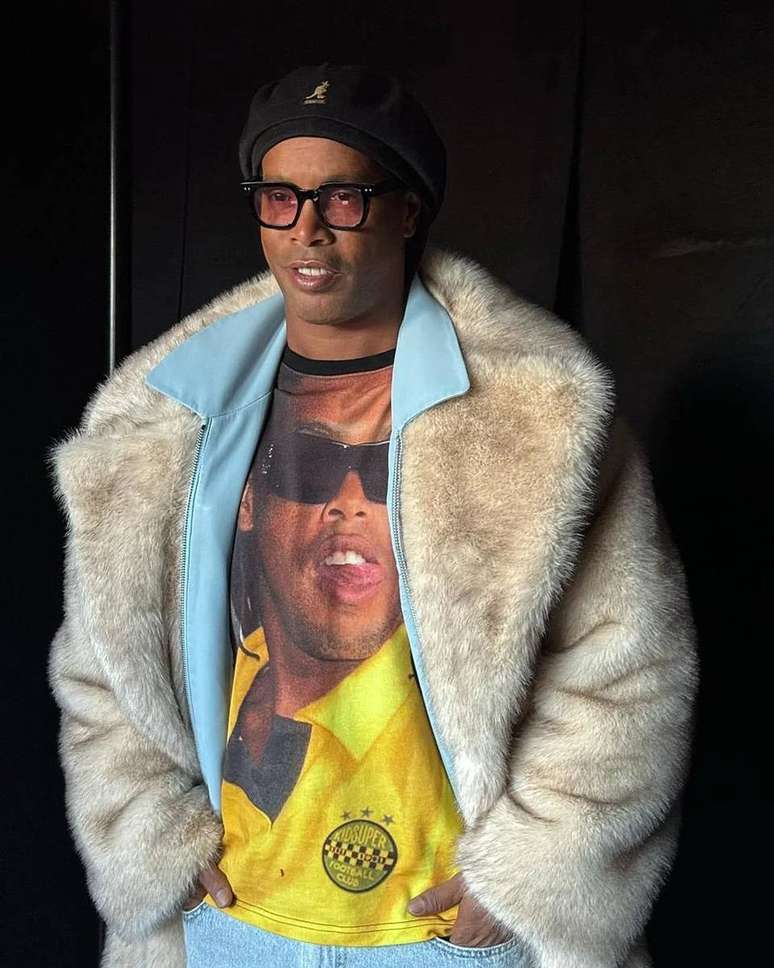 Ronaldinho surpreende e faz 'bico' como modelo na Semana de Moda de ...