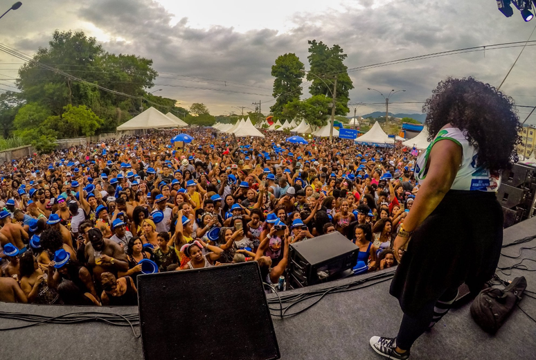 Com 20 anos, maior bloco da zona oeste do RJ desfila hoje