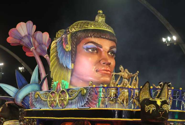 Carnaval de SP 2024: 1º dia de desfiles tem homenagens a Adriano ...