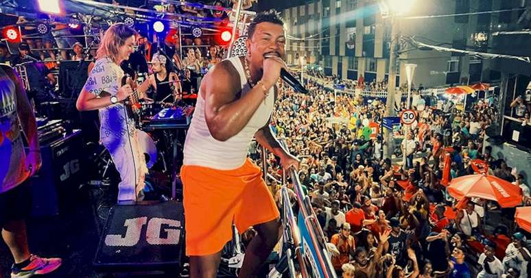 Xamã lidera o 'Bloco do Malvadão' em Salvador com convidados especiais