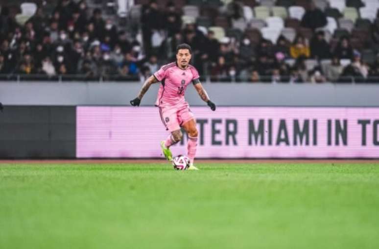 Botafogo encaminha chegada do volante Gregore, do Inter Miami