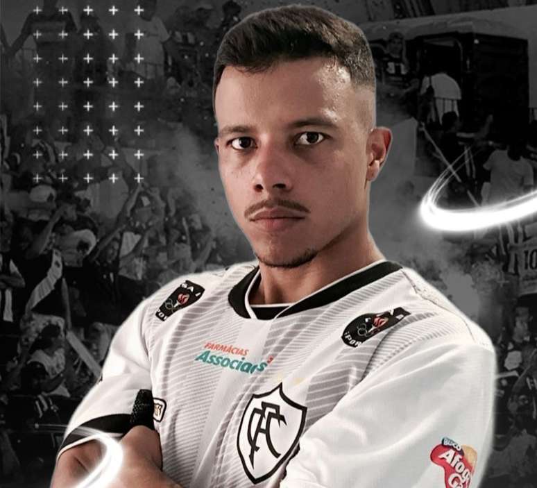 Cristian Paulo estreia pelo Corumbaense e avança às quartas do Estadual