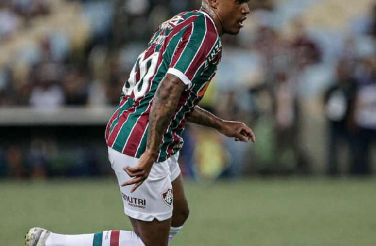 Douglas Costa agradece ao Fluminense: "Me fez sorrir novamente"