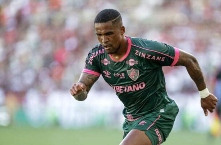 Douglas Costa, do Fluminense, está fora do Fla-Flu do próximo sábado