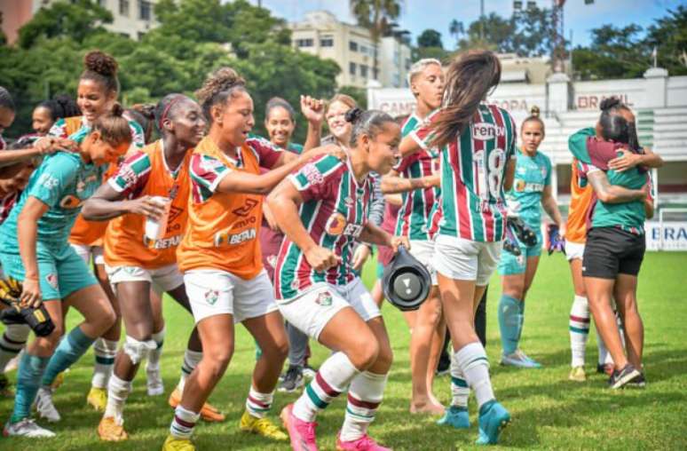 Internacional x Fluminense (Brasileiro feminino), AO VIVO, com a Voz do ...