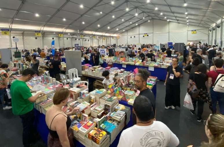 Feira do Livro da Unesp 2024 vai dar no mínimo 50% de desconto; veja datas e editoras