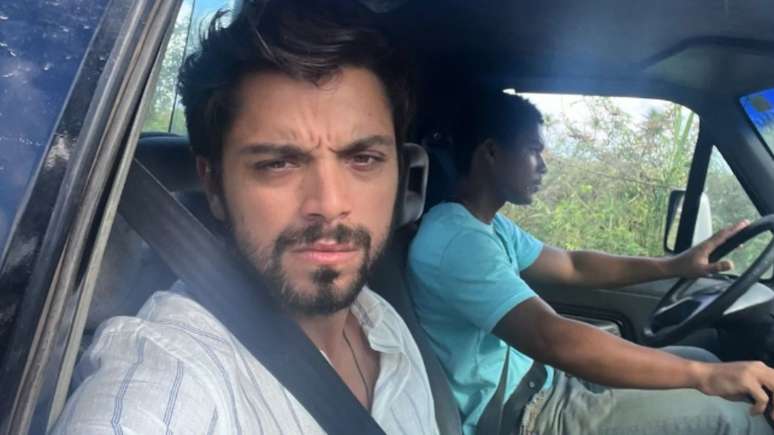 Rodrigo Simas mostra bastidores da morte de Venâncio em 'Renascer ...