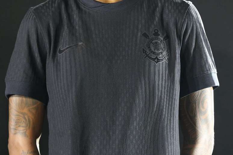 Corinthians lança novos uniformes com temática antirracista para a ...