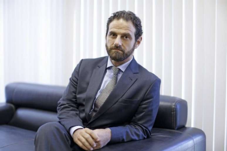 Decisão sobre juros será dividida e surpreenderá o mercado, diz ...