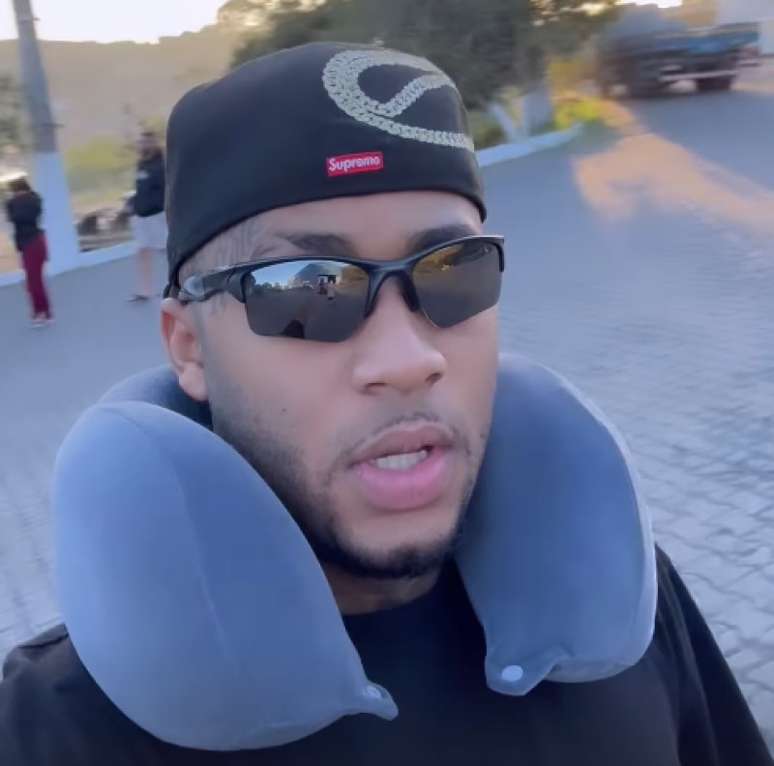 Rapper Orochi envia motos aquáticas para resgate de vítimas no RS