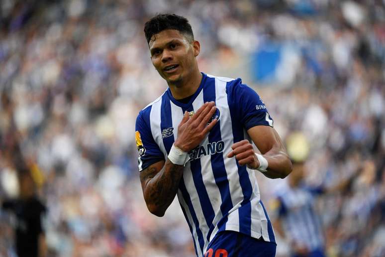 Quem é Evanilson, atacante convocado pela Seleção Brasileira para a ...