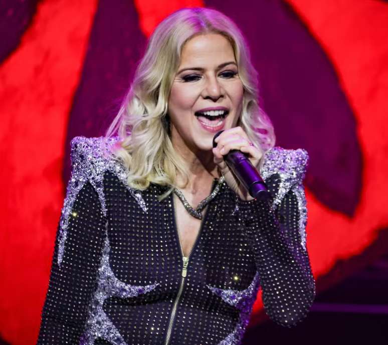 Belíssima aos 61 anos, Paula Toller diz que se cuida: 'Envelheci bem'