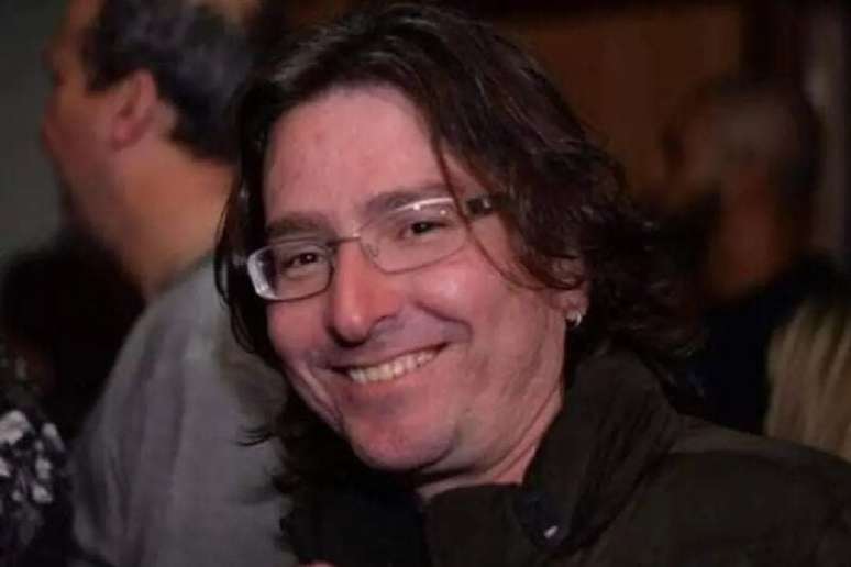 Mãe encontra cartão perdido e acaba presa após usá-lo para comprar ...