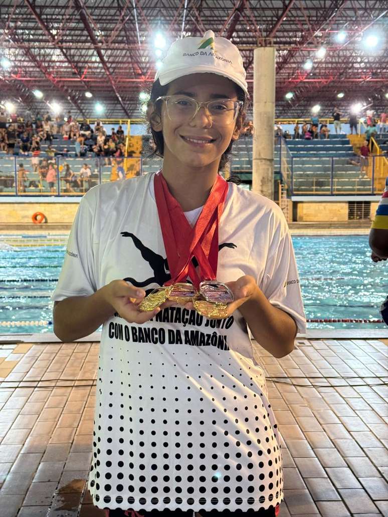 Adriele Marcela quebra mais recordes na Natação Amazonense e se prepara ...