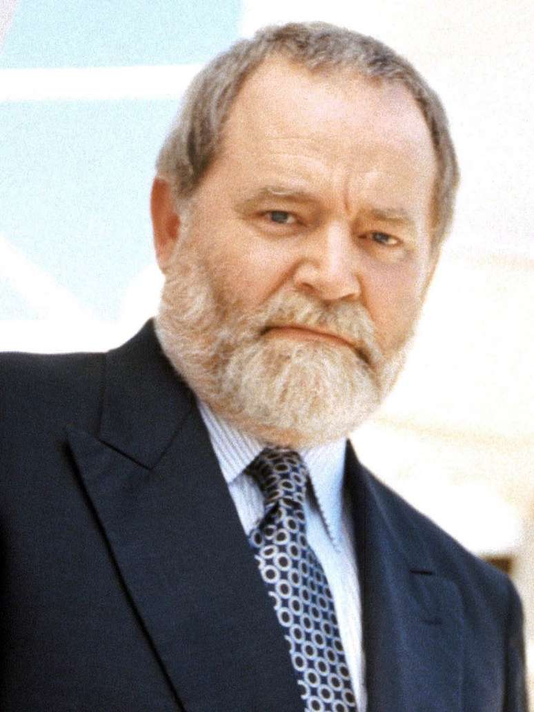 Alan Scarfe, vilão em "Duplo Impacto" e "Máquina Mortífera 3", morre ...