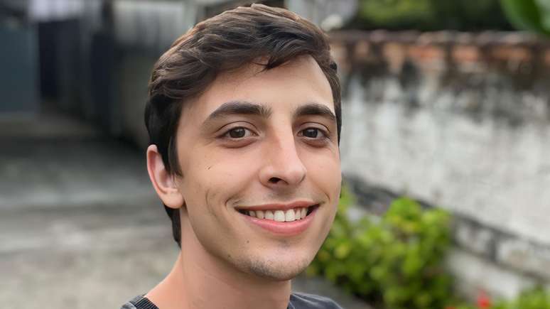 Os brasileiros que ganham R$ 500 por mês para treinar inteligências ...