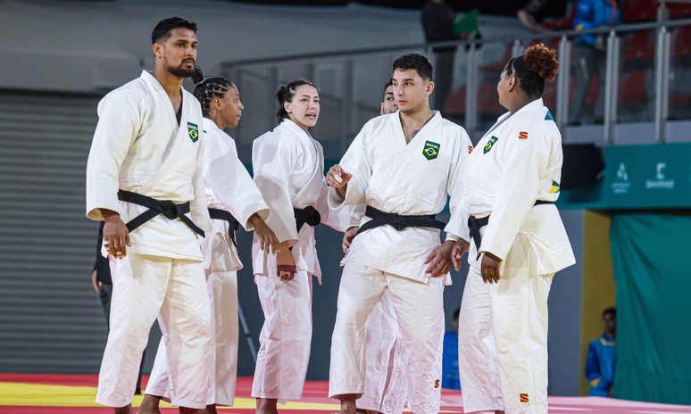 Brasil avança para as quartas na disputa por equipes do judô