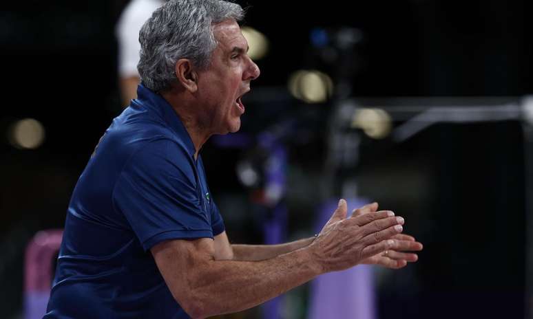 "Tempo ao tempo": Zé Roberto não crava permanência na seleção