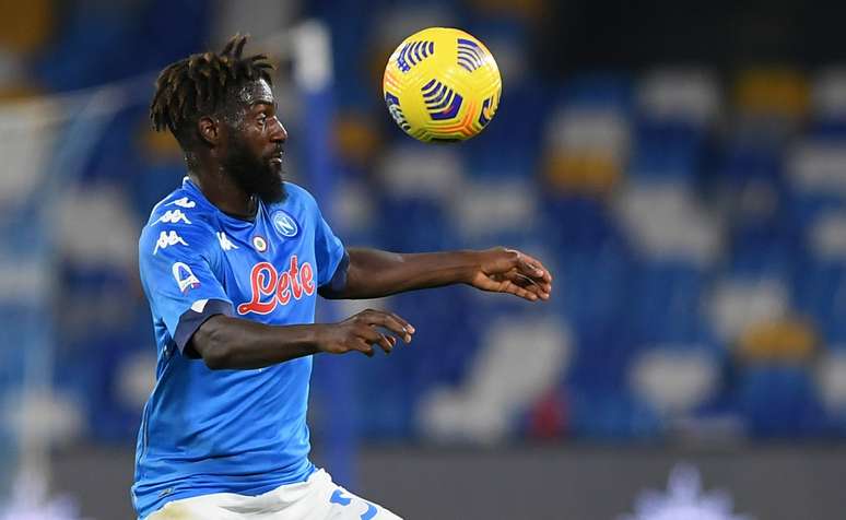 Sport se aproxima de acordo com Tiemoué Bakayoko, ex-Milan e Chelsea