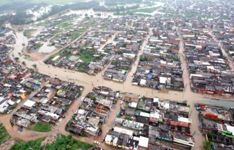 Prefeitura De Sp Demole Casas E Multa Moradores Do Jardim Pantanal Na