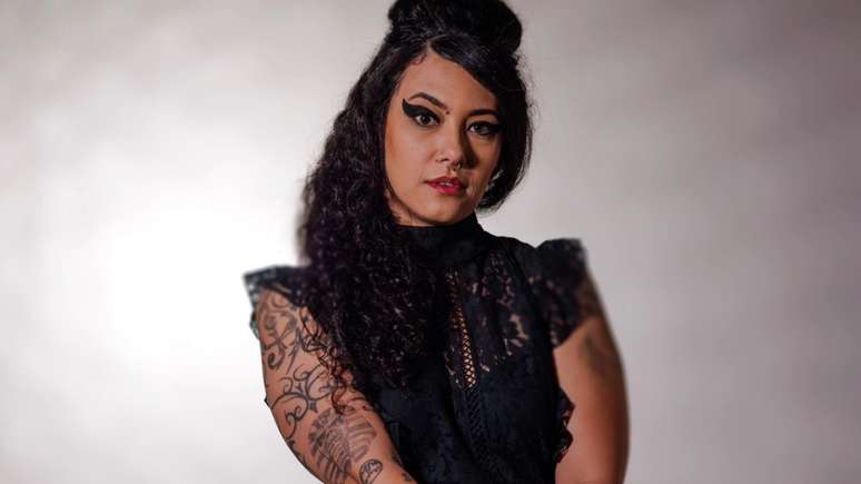 Fernanda Lira revela o que esperar de seu show cantando Amy Winehouse