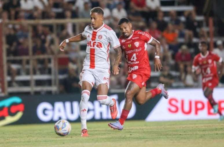 Inter se movimenta nos bastidores para garantir permanência de Vitinho