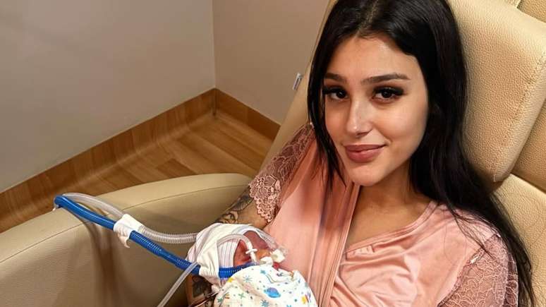 Bia Miranda revela real estado de saúde da filha recém-nascida