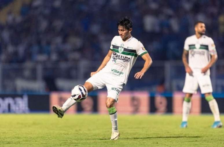 Acusado de injúria racial, Miguelito, do América Mineiro, é liberado da ...