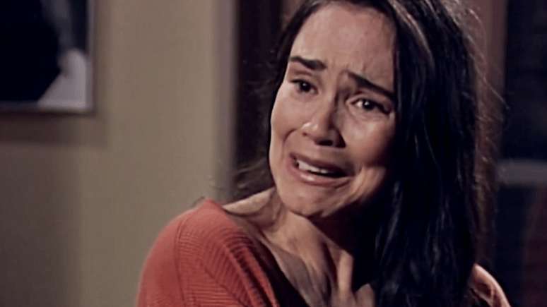 Romance perdido? Helena se decepciona ao procurar Carlos em 'História ...