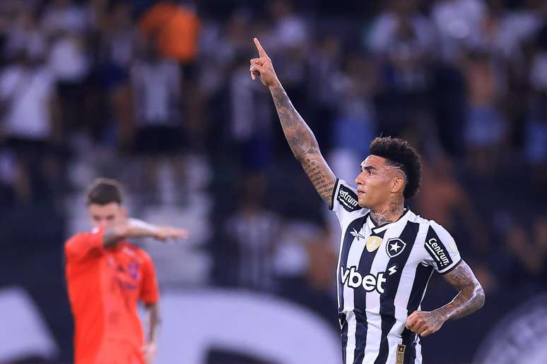 Destaque do Botafogo, Igor Jesus é vendido a clube da Premier League