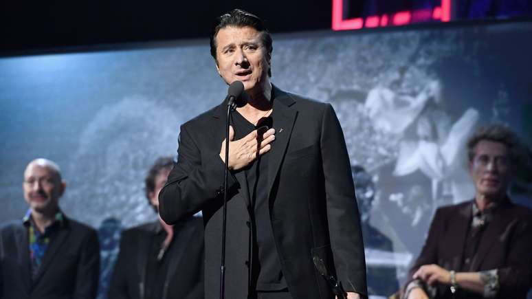 Steve Perry (Journey) leiloa itens pessoais para ajudar vítimas de ...