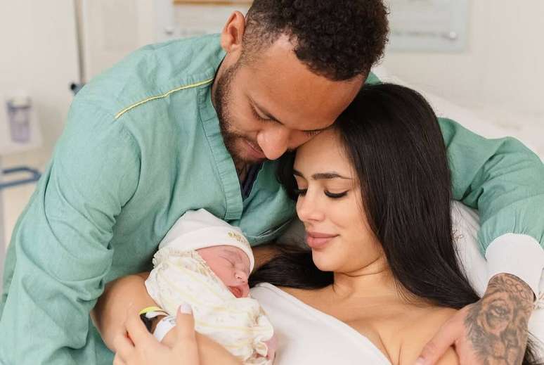 Bruna Biancardi compartilha momentos inéditos do parto de Mel, segunda filha com Neymar