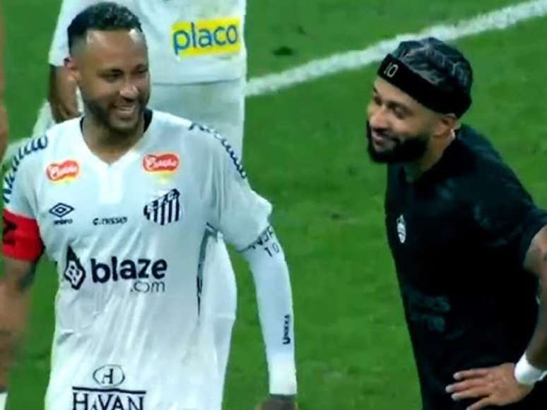 Puma lança chuteira especial em parceria com Neymar e Memphis Depay