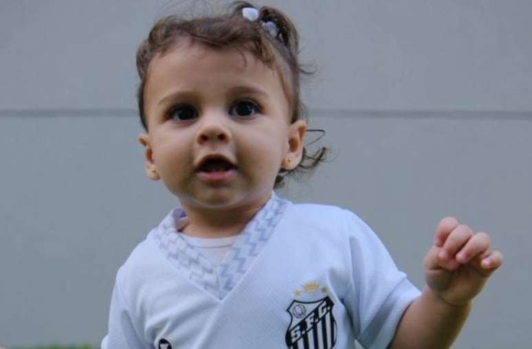 Neymar posta foto inédita de Helena, sua filha com Amanda Kimberlly