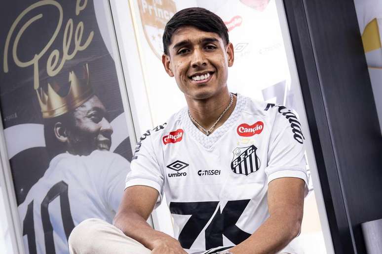 Alexis Duarte é apresentado pelo Santos e se coloca à disposição para ...