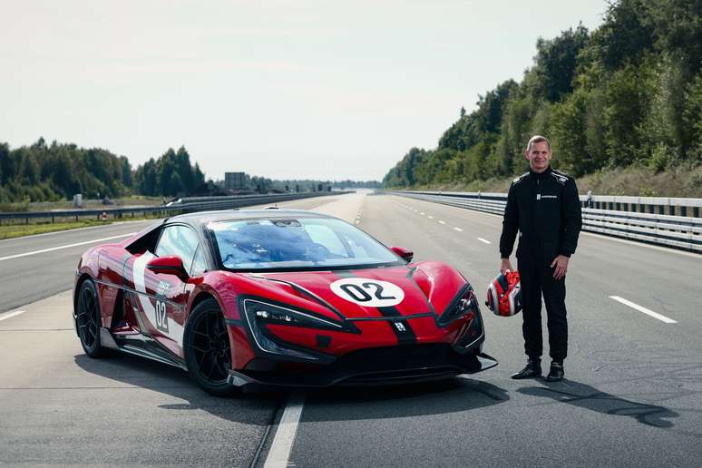 BYD Yangwang U9 Xtreme bate recorde mundial a 496 km/h