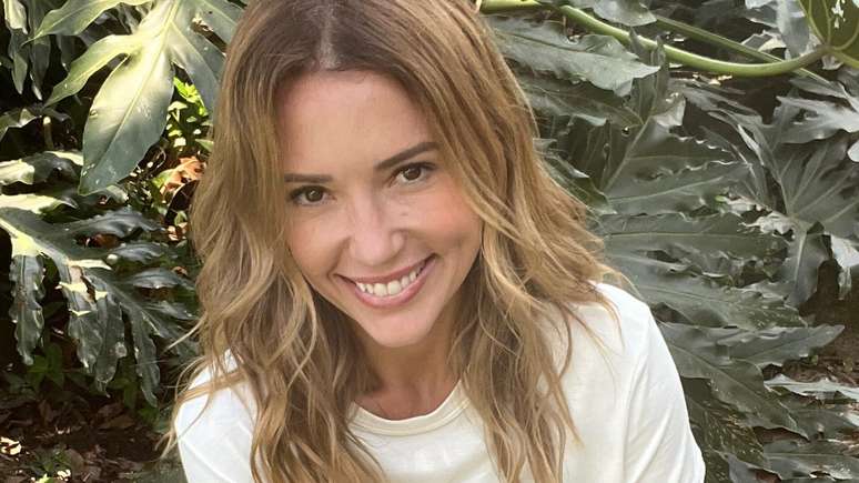 Juliana Didone curte férias com amigas e revela novos projetos