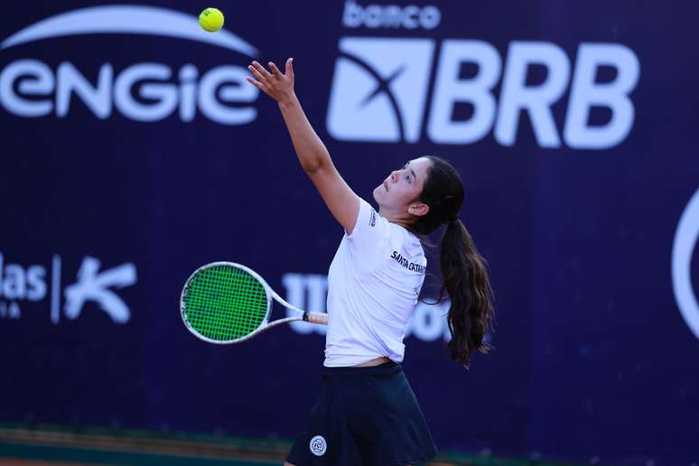 Jovem talento catarinense disputa o quali do WTA de Florianópolis neste ...