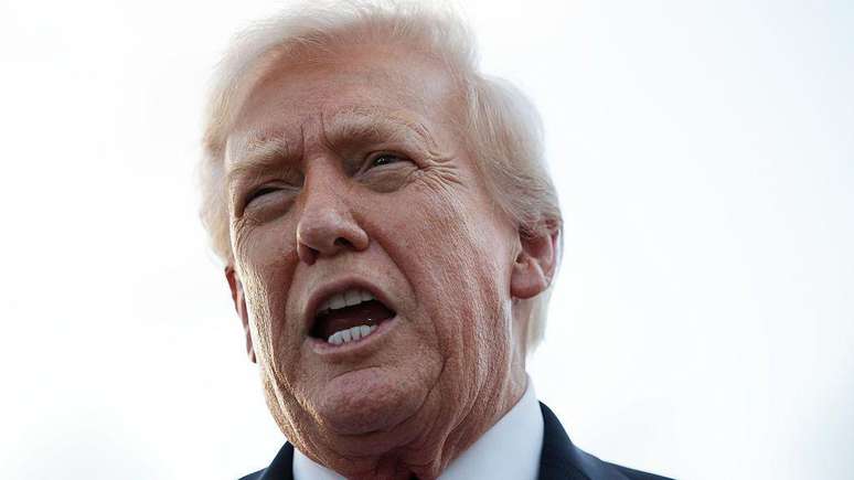 Trump chama presidente da Colômbia de 'traficante de drogas ilegais' e ...