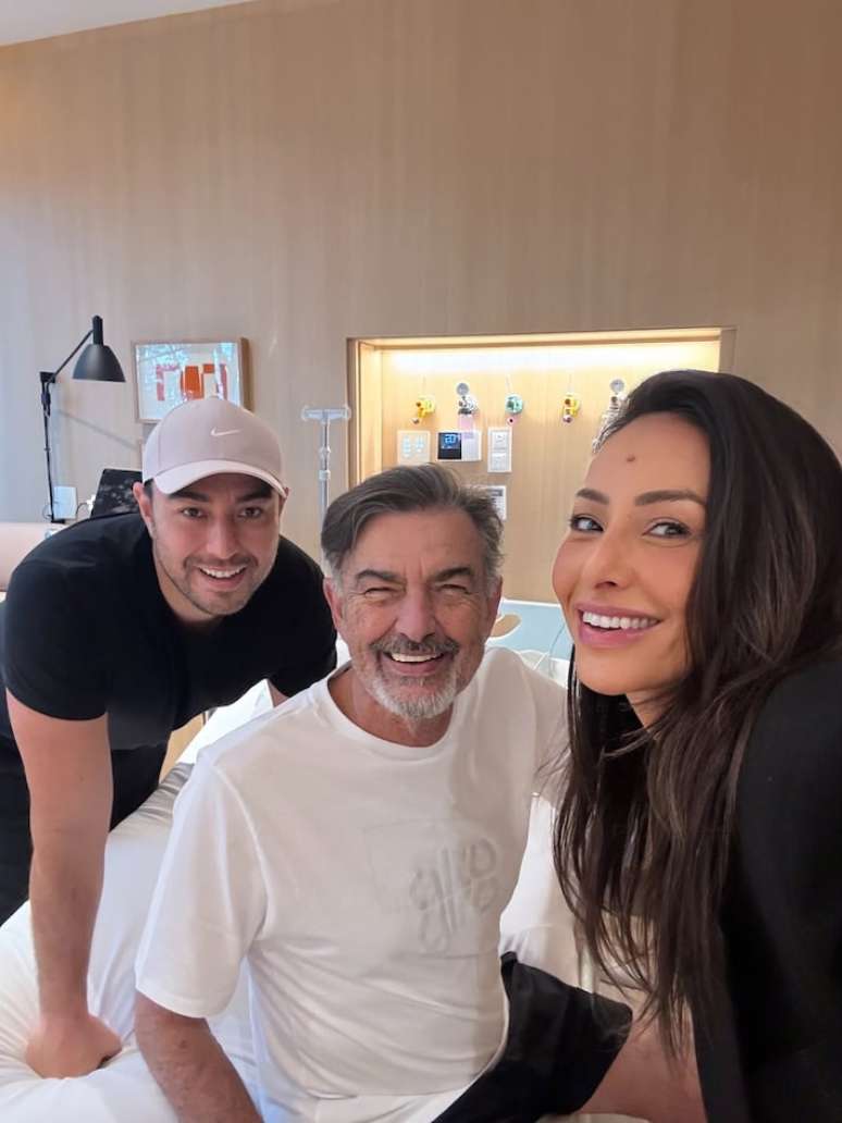 Sabrina Sato atualiza estado de saúde do pai, com câncer