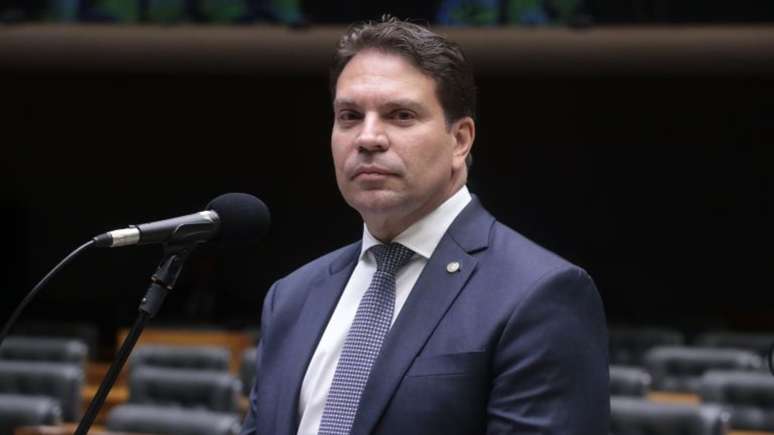 STF determina cassação de mandato de Ramagem