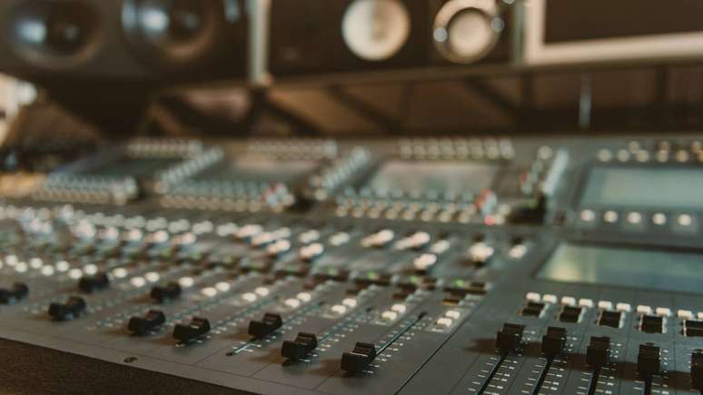 Quais atores e personalidades deixaram a Globo em 2025