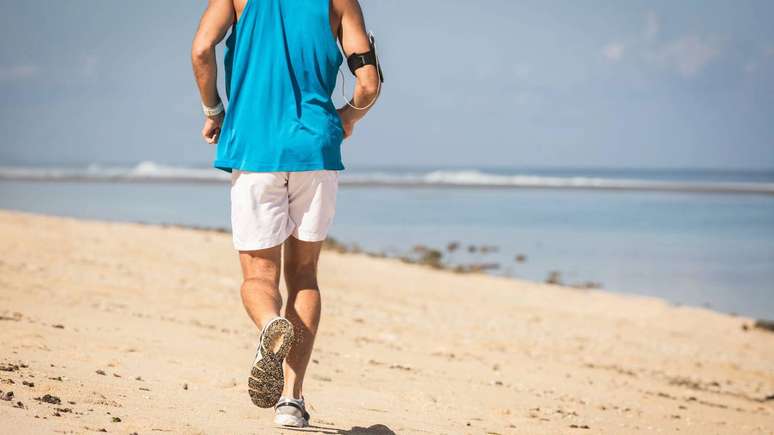 Corrida na areia: como aproveitar os benefícios sem se machucar