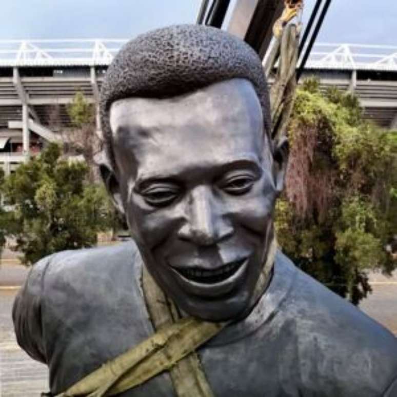 Rei Pelé ganha estátua gigante em frente a estádio no México: "La ...