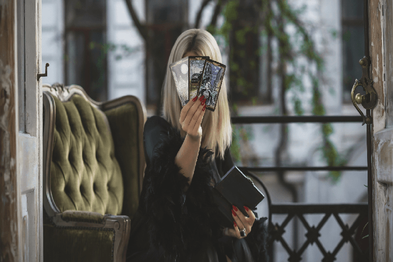 Tarot do dia: previsão para os 12 signos em 09/06/2026