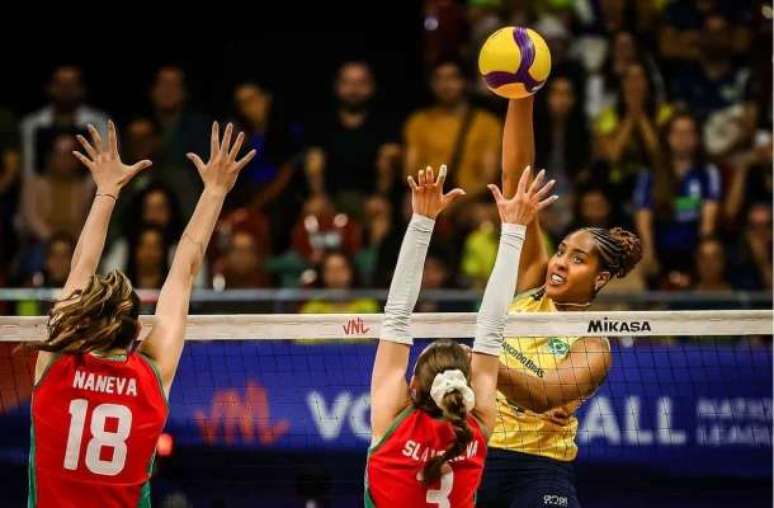 Brasil vence a Bulgária com "climão" e recado de Ana Cristina