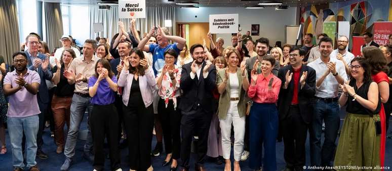 Suíça rejeita proposta de limite populacional, diz projeção
