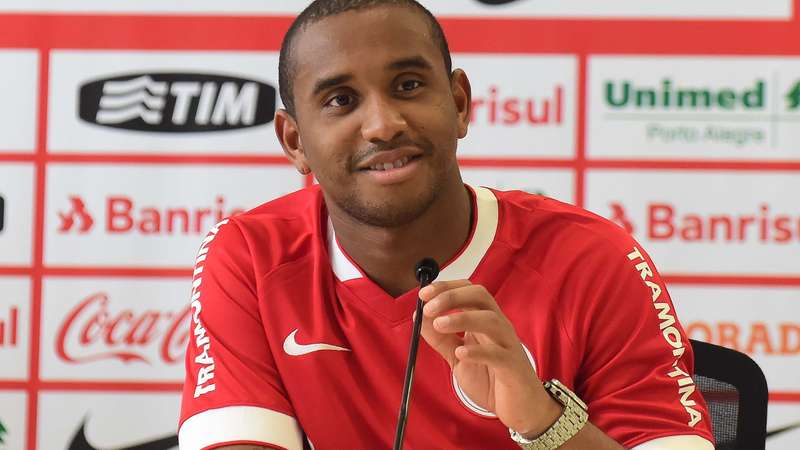 Anderson no Inter parte coração de gremistas e repete ídolos