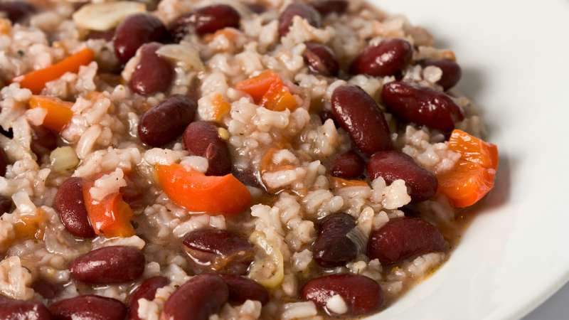 Como o arroz e feijão virou tradição na cozinha brasileira?