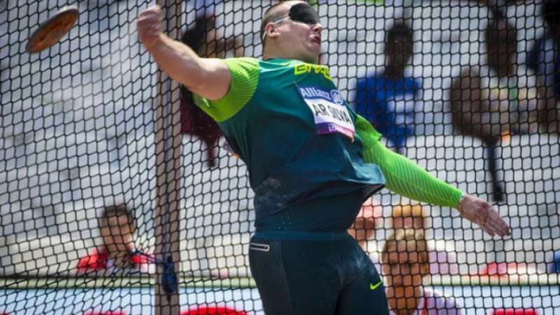 Alessandro Silva conquista o terceiro ouro do Brasil no Mundial
